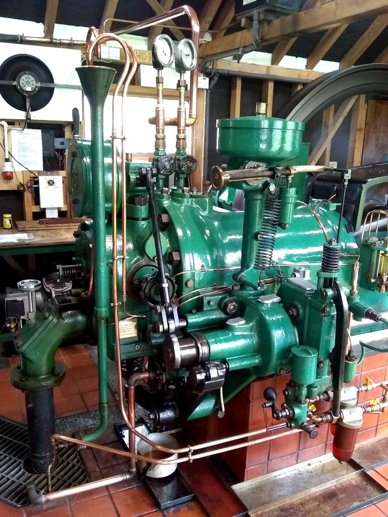 Crossley HD11 Oil Engine at Redbournbury Mill – St.Albans and District ...